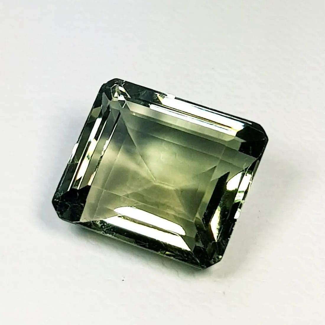 Prasiolite Unveiled: Exploring its Meaning, Uses And Benefits