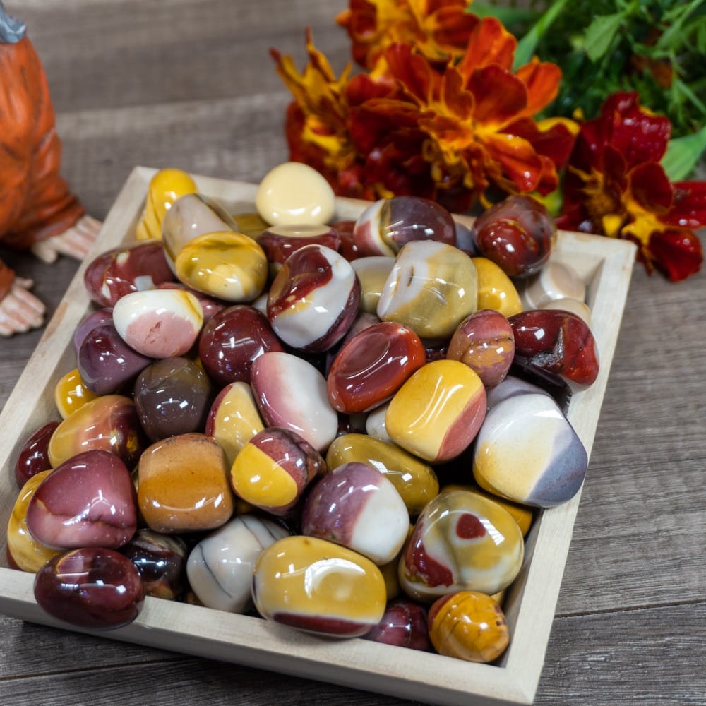 Mookaite: Unveiling Its Meaning, Uses & Benefits