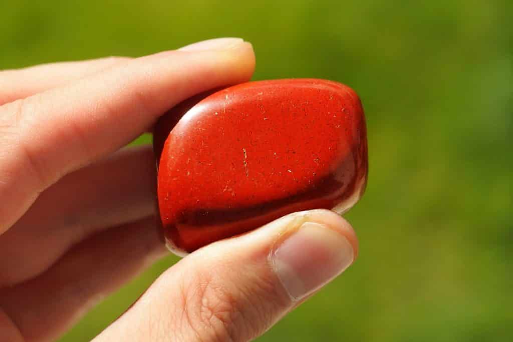 Red Jasper Unveiled: Discover Its Meaning, Uses & Benefits