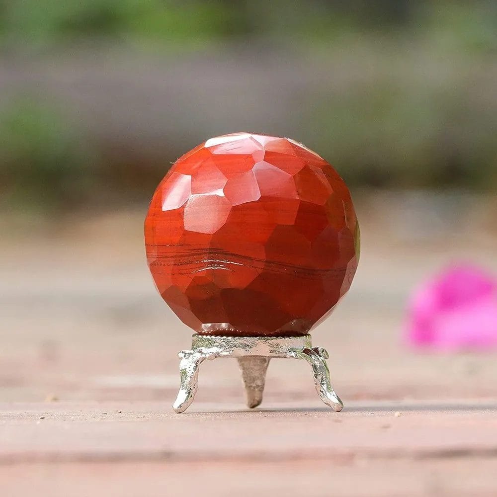 Red Jasper Unveiled: Discover Its Meaning, Uses & Benefits