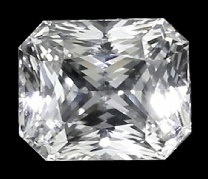 White Sapphire: Uncovering its Meaning, Uses & Benefits