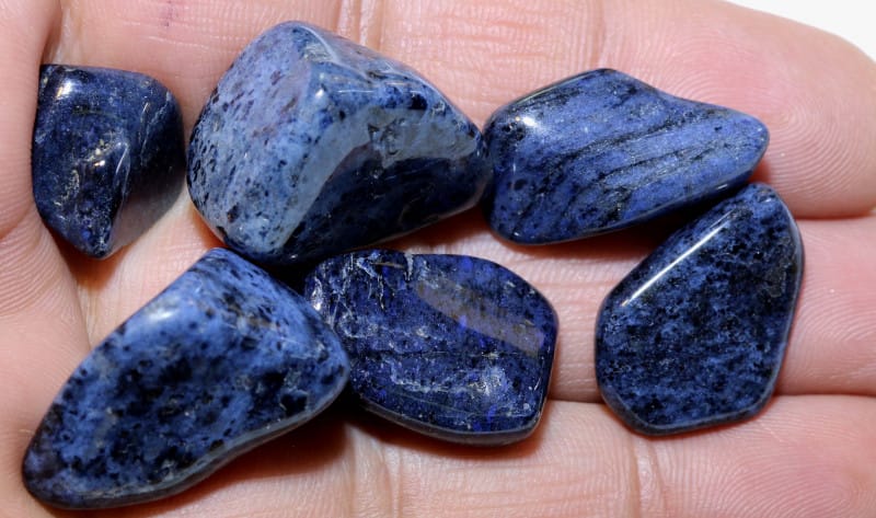 Discover the Magic of Dumortierite: Meaning, Uses & Benefits