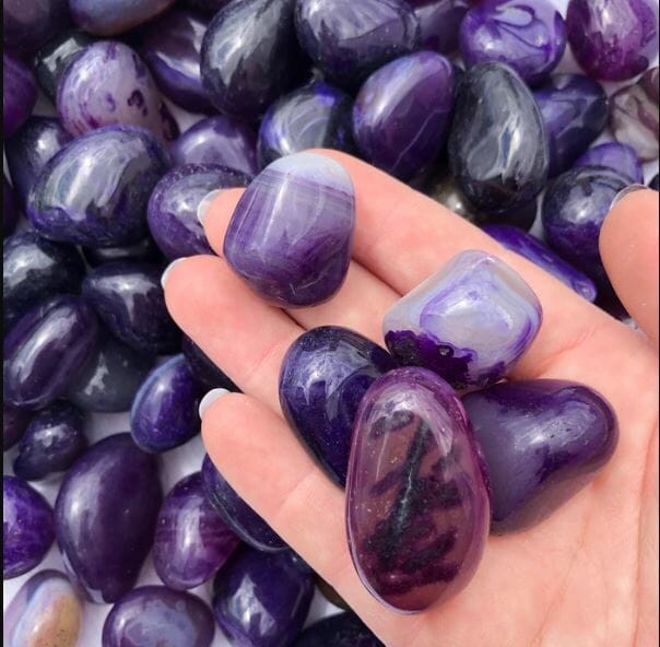 Discovering Purple Agate: Its Meaning, Uses & Benefits